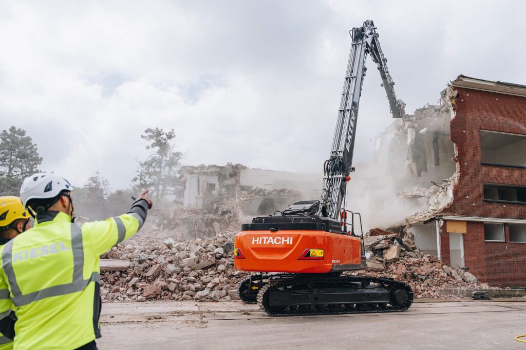 Wyburzenia parkingów wielopoziomowych z KTEG 390HR
